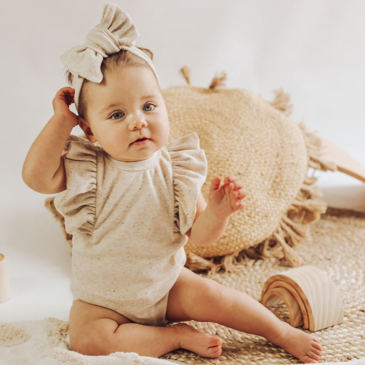 Girls – Clover + BEAR